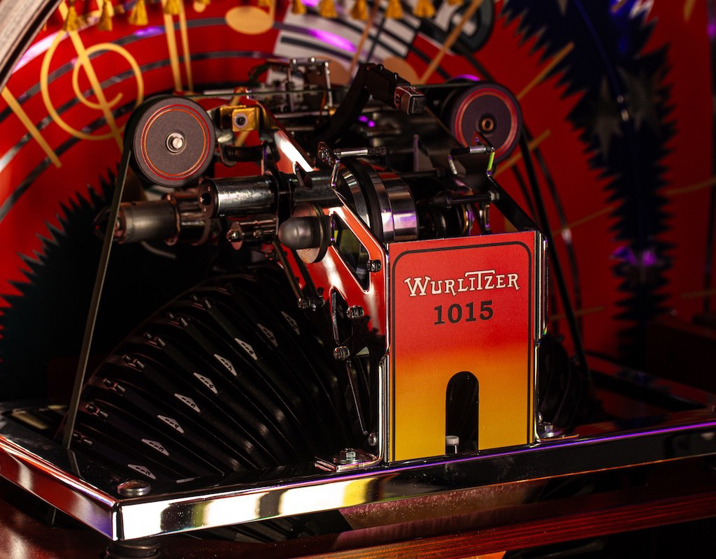 Wurlitzer 1015 'Tribute' Vinyl Jukebox | Home Leisure Direct